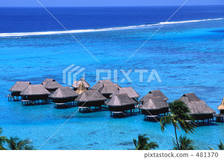 Water cottage in Tahiti - Stock Photo [481370] - PIXTA