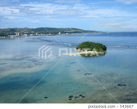 A small islet - Stock Photo [543667] - PIXTA