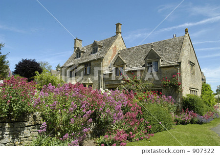 British traditional house - Stock Photo [907322] - PIXTA