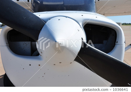 small aircraft, cessna, propeller - Stock Photo [1036641] - PIXTA
