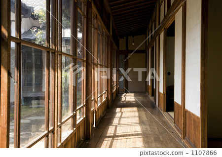 Corridor of Japanese house - Stock Photo [1107866] - PIXTA