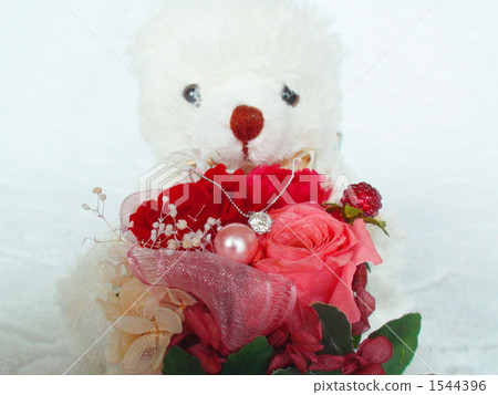 Kuma and a necklace - Stock Photo [1544396] - PIXTA