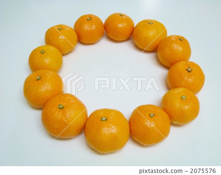 Circle of oranges - Stock Photo [2075576] - PIXTA