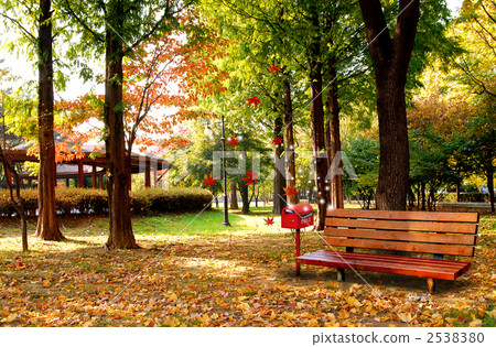 Autumn 885192_BES - Stock Illustration [2538380] - PIXTA