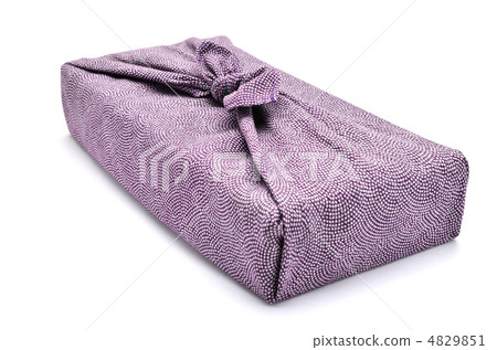 in cloth (furoshiki), bundle wrapped in cloth, midyear gift - 动态图库网