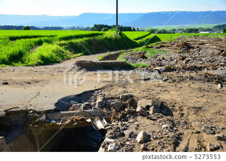 Heavy rain disaster - Stock Photo [5273553] - PIXTA