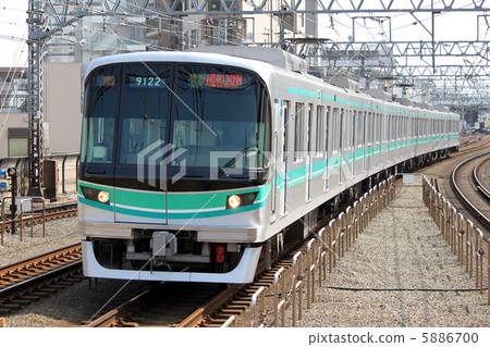Tokyo Metro New 9000 series train Namboku Line - Stock Photo [5886700 ...
