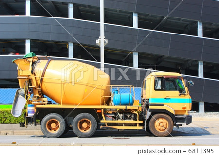 Concrete mixer car - Stock Photo [6811395] - PIXTA
