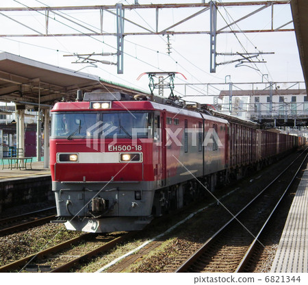 Freight train EH 500 container Tsuchiura station - Stock Photo [6821344 ...