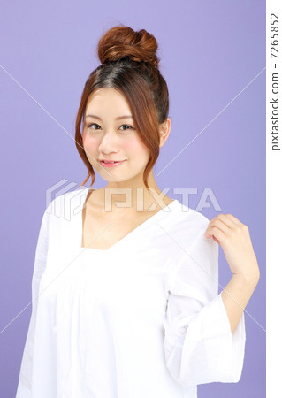 Female portraits - Stock Photo [7265852] - PIXTA