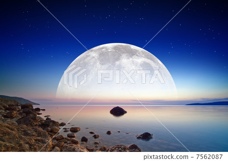 Full moon rise - Stock Illustration [7562087] - PIXTA