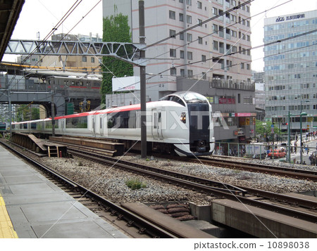 Narita Express E 259 system Gotanda station - Stock Photo [10898038 ...