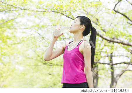 Stock Photo: gulp, mineral water, hydration - Stock Image - Everypixel