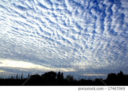 Fall cloud - Stock Photo [17467069] - PIXTA