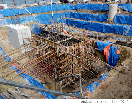 Pile cap form work with reinforcement bar - Stock Photo [19517095] - PIXTA