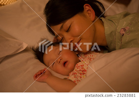 rubbing cheeks together, lodging, mother and child - Stock Photo ...