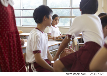 Primary school student love image - Stock Photo [25107428] - PIXTA