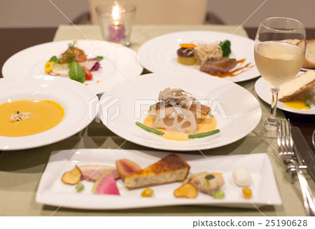 French restaurant course meal - Stock Photo [25190628] - PIXTA