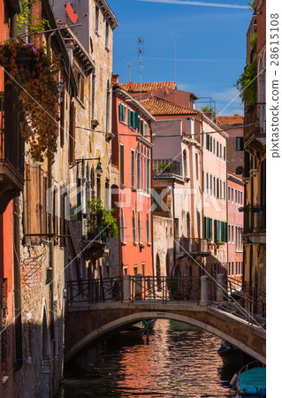 Italian scenery of Venezia back alley - Stock Photo [28615108] - PIXTA