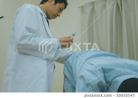 the buttocks, the backside, injecting - Stock Photo [30850545] - PIXTA