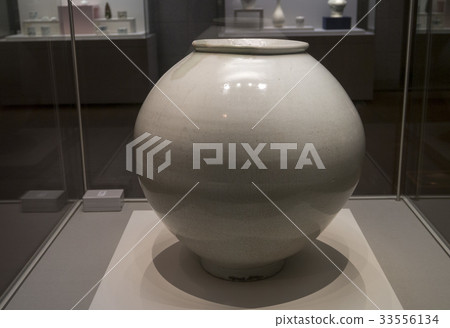 White porcelain, Moon pot, National Museum of... - Stock Photo ...