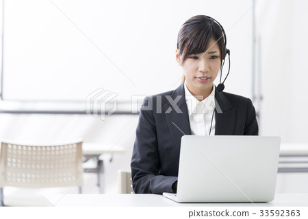 Telephone operator image - Stock Photo [33592363] - PIXTA