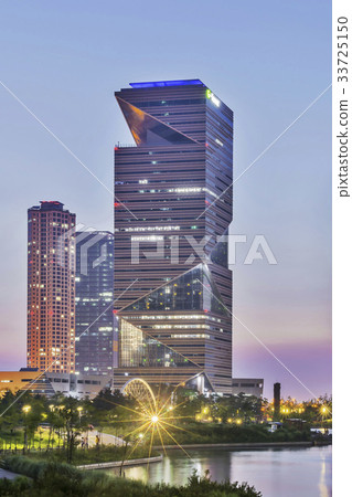 Songdo G Tower, Central Park, Songdo,... - Stock Photo [33725150] - PIXTA