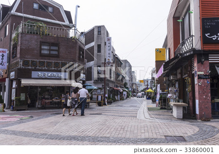 Kukbang Street, Namchang-dong, Hwaseong... - Stock Photo [33860001] - PIXTA