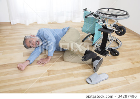 Fall accident in the wheelchair of the elderly - Stock Photo [34297490 ...