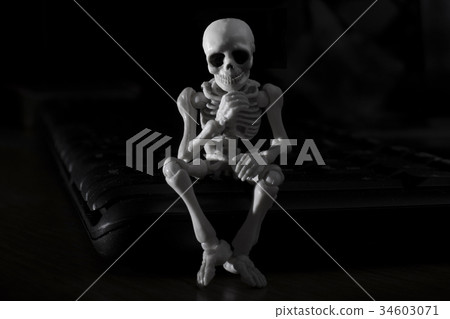 Skeleton - thinker pose-照片素材（圖片） [34603071] - PIXTA圖庫