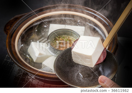 Hot water boiled tofu (bean curd) japanese food - Stock Photo [36611982 ...