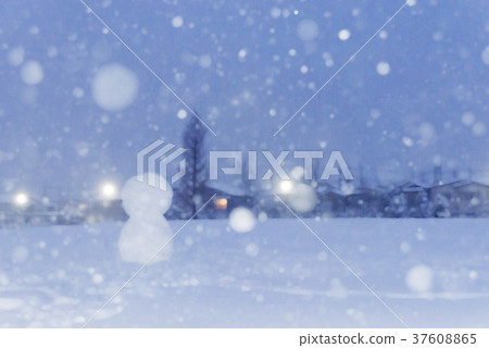 Night square with a snowman - Stock Illustration [37608865] - PIXTA