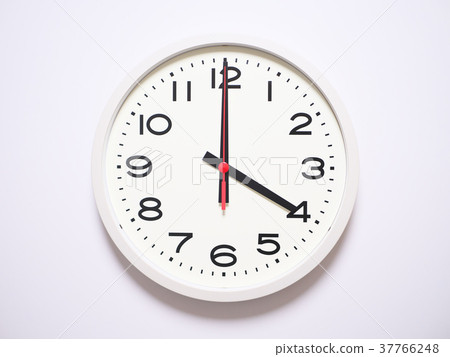 Clock 4 o'clock - Stock Photo [37766248] - PIXTA