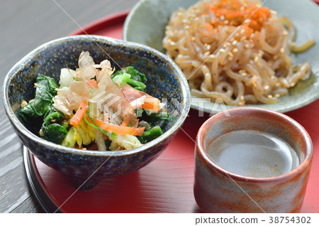 Japanese sake dish of sake - Stock Photo [38754302] - PIXTA
