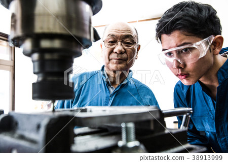 Manufacturing engineer - Stock Photo [38913999] - PIXTA