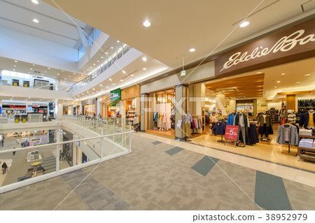 Shopping mall - Stock Photo [38952979] - PIXTA