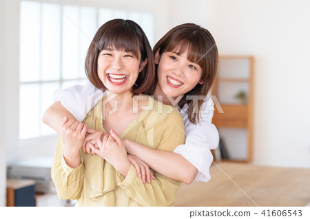 Two good friends 2 people - Stock Photo [41606543] - PIXTA