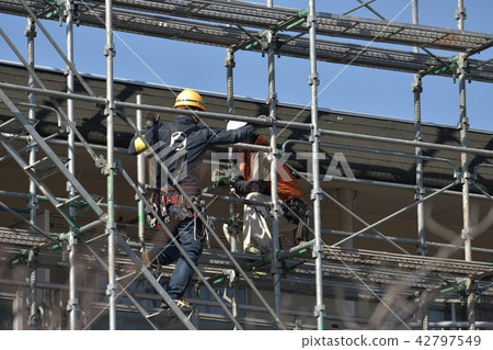 Scaffolding Assembly Work - Stock Photo [42797549] - PIXTA