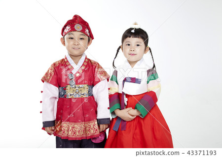 A child in hanbok - Stock Photo [43371193] - PIXTA