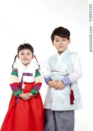 A child in a hanbok - Stock Photo [45668168] - PIXTA
