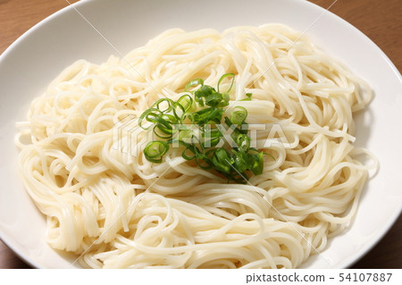 Hiyamugi (the seasoning is green onion). - Stock Photo [54107887] - PIXTA
