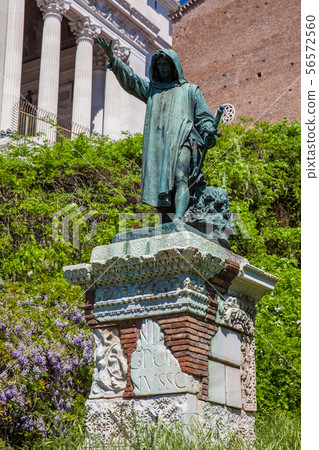 Statue of Cola Di Rienzo in Rome - Stock Photo [56572560] - PIXTA