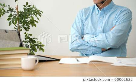 Men taking online classes - Stock Photo [60001623] - PIXTA