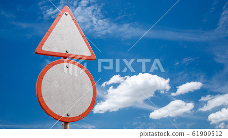 Empty red road sign Mock-Up - Stock Illustration [61909512] - PIXTA