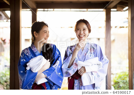 Women and friends enjoying a hot spring trip - Stock Photo [64590017 ...
