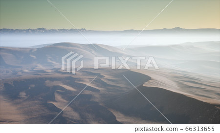 Red Sand Desert Dunes in Fog-插圖素材 [66313655] - PIXTA圖庫