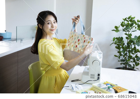 Handmade sewing machine - Stock Photo [68615048] - PIXTA