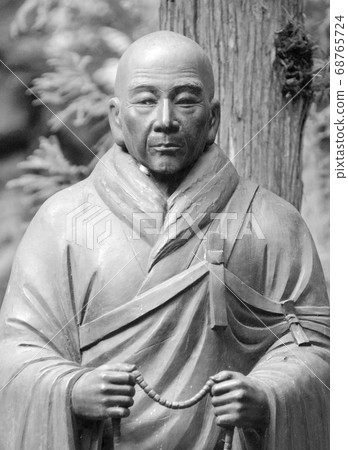 Shinran Shonin statue - Stock Photo [68765724] - PIXTA