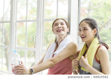 Female sports conversation - Stock Photo [68924562] - PIXTA