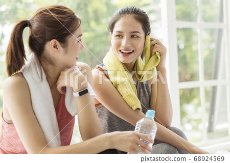 Female sports conversation - Stock Photo [68924569] - PIXTA